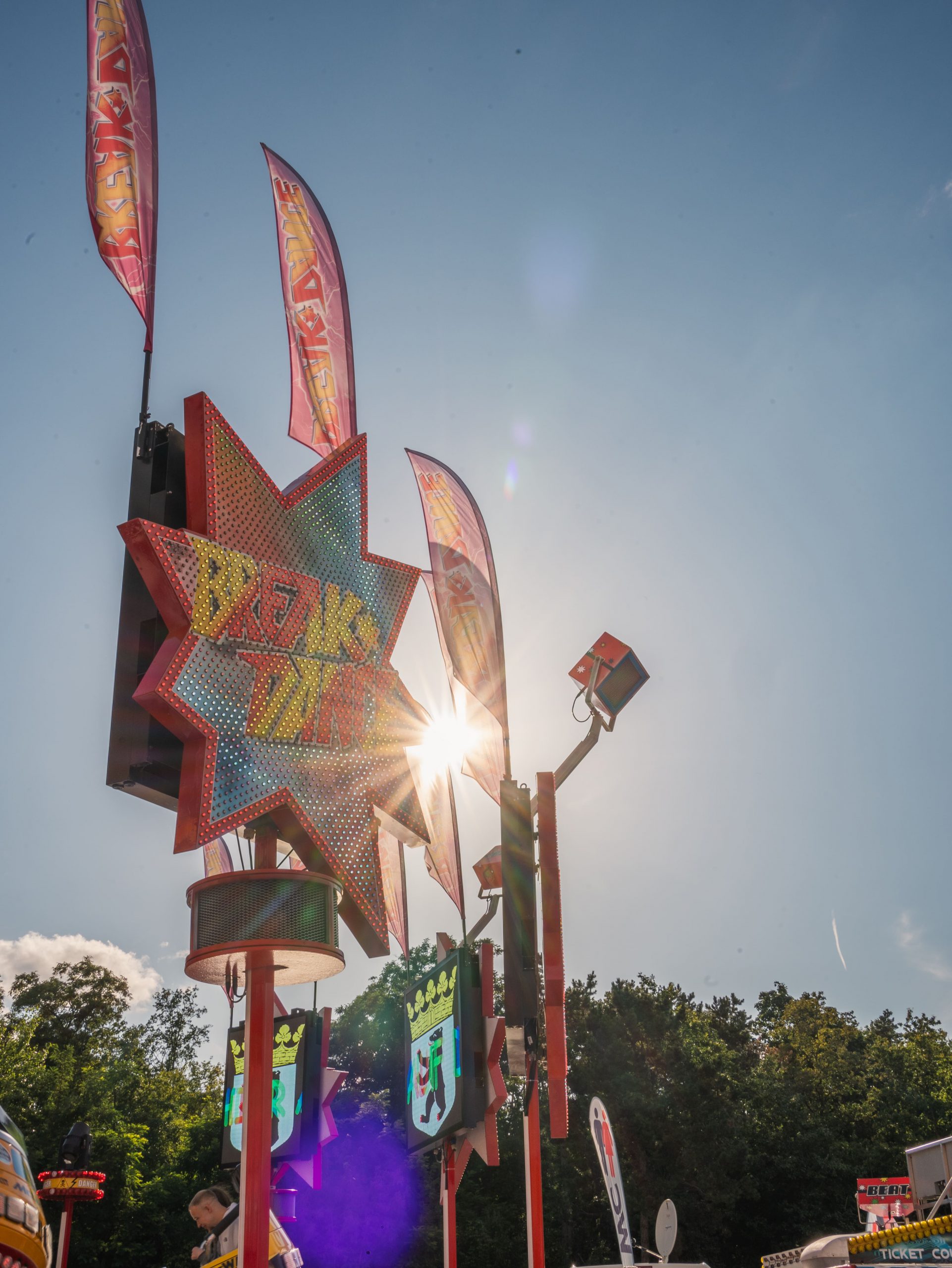 Der 62. Berliner Volksfestsommer: 25 Jahre Zentraler Festplatz – Rummelspaß für die ganze ...