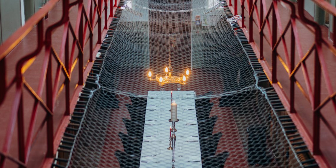 The Knast Berlin: Kulinarik, Kultur und Charakter hinter ...