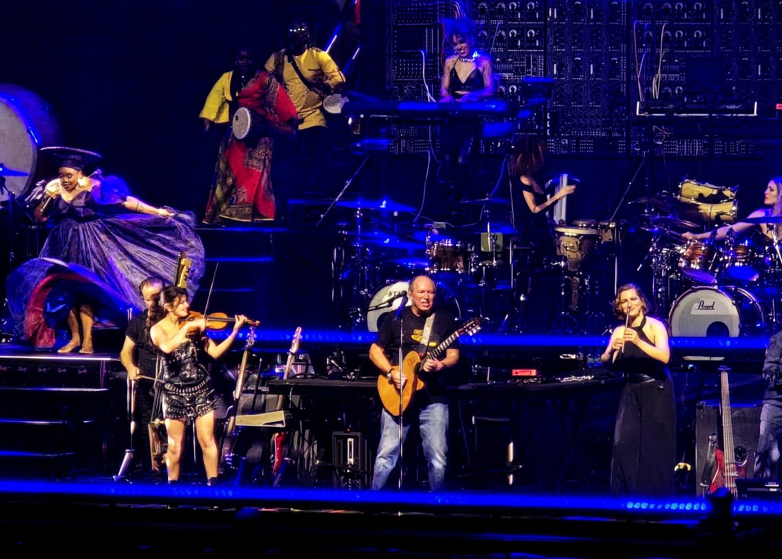 Die neue Grand Show - „Blinded by Delight“ im Friedrichstadt-Palast ab ...